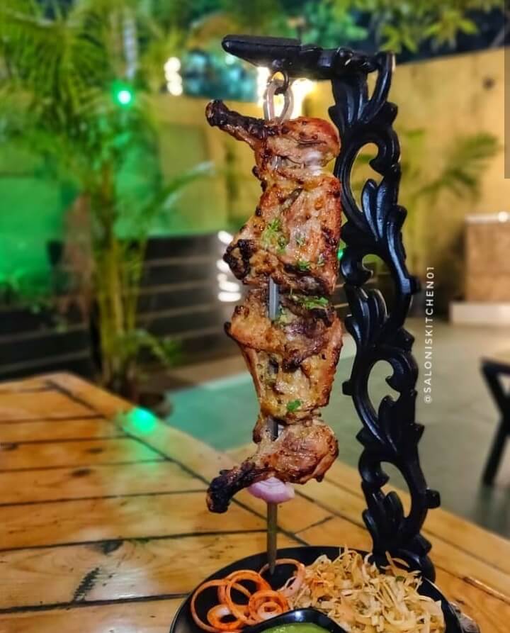 Saloni panda indian food blogger focus on restaurants